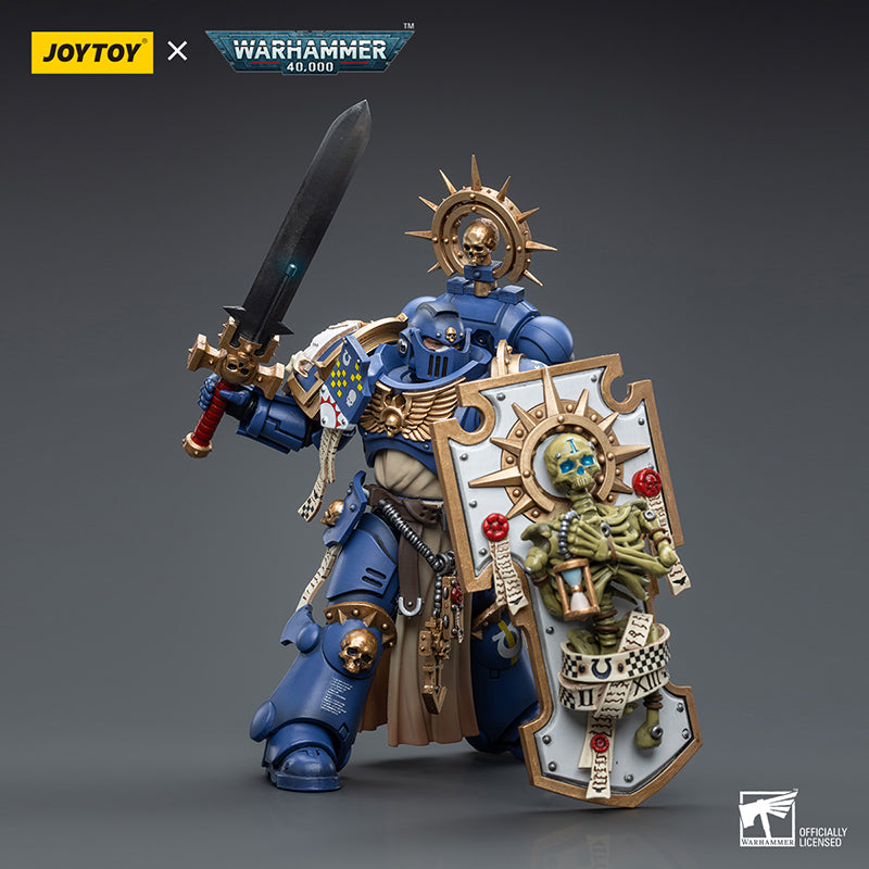 JoyToy 1/18 Warhammer 40K Ultramarines Primaris Captain with Relic Shi ...